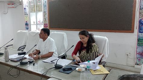 जिलाधिकारी एस0 राजलिंगम की अध्यक्षता में कलेक्ट्रेट सभागार में