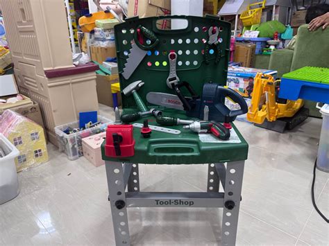 ตลาดนัดสินค้าแม่และเด็ก เปิดท้ายขายของราคาถูก ชุดโต๊ะเครื่องมือช่าง