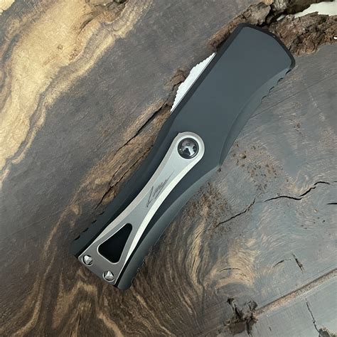 Microtech Hera Hellhound Stonewash Standard Signature Series 919 10s