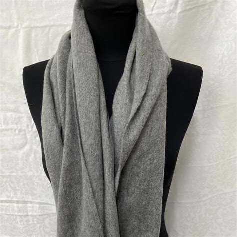 Amicale Womens Grey Cashmere Scarfs