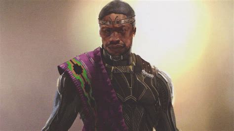 Black Panther Luce Varios Trajes Distintos En Nuevos Artes