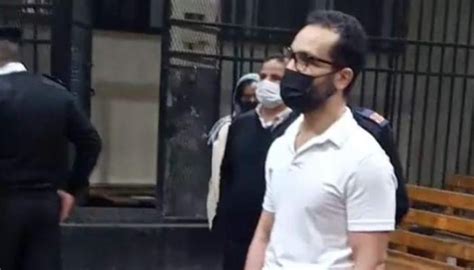 محاكمة الفنان شادي خلف يدخل القفص بالسبحة لمواجهة اتهامات التحرش