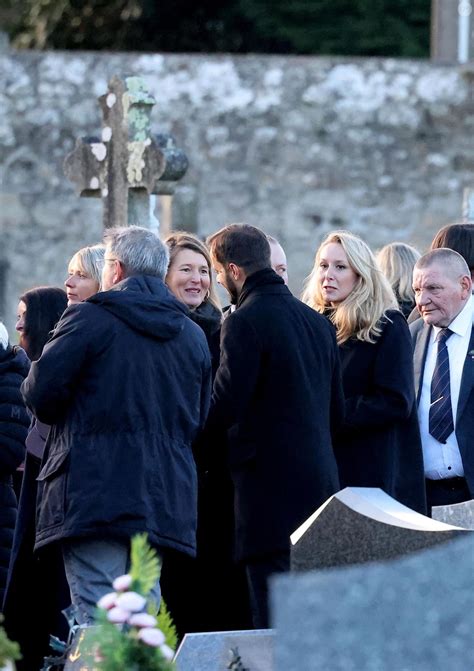 Photo Bien Sûr Son Mari Vincenzo Sofo était Bien Là Marion Marechal