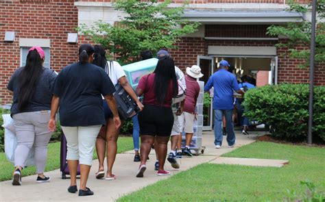 University Of Illinois Navigates Lack Of Campus Housing