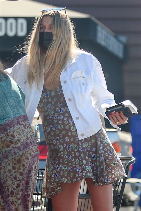Pregnant Jessica Hart Out In Los Angeles 11052020 Hawtcelebs