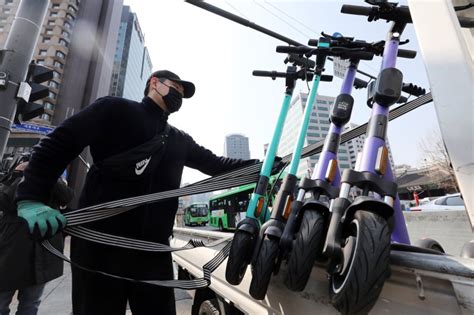 서울시 공유 킥보드 출퇴근 시간대 무단주차시 곧장 견인 파이낸셜뉴스