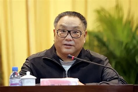 Deng Xiaopings Eldest Son Deng Pufang Jumped Off A Building At Peking University And Was Half