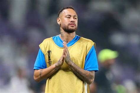 Santos Celebra Retorno De Neymar Aos Gramados Após Grave Lesão