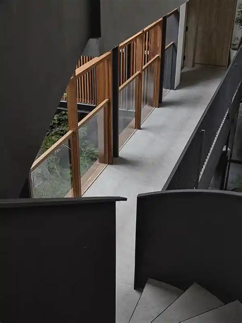 Oku House Freight Architects
