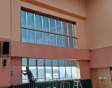 눈부심방지 위한 학교 체육관 창문썬팅은 불투명 유리시트지 보다는 햇빛차단필름 선팅으로 네이버 블로그