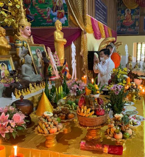 លោក ម៉ាស់ សុជា ប្រធានក្រុមប្រឹក្សាស្រុកស្រែអំបិល និងលោក ហុង ប្រុស អភិបាលរងស្រុក