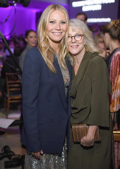 Blythe Danner Defends Daughter Gwyneth Paltrows Response To Harvey