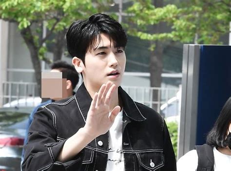Park Hyung Sik To Officially Enlist As A Military Police Officer In June