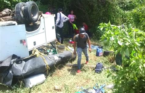 Accidente De Tránsito En Anzoátegui Deja 27 Personas Heridas Diario