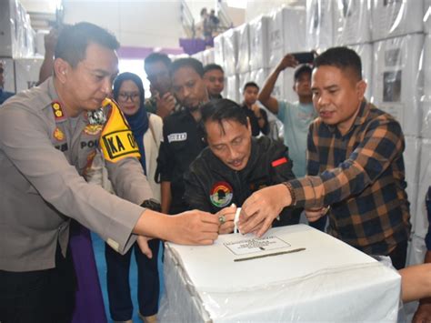 Bupati Gorontalo Ikut Penyegelan Surat Suara Pemilu 2024 Read Id
