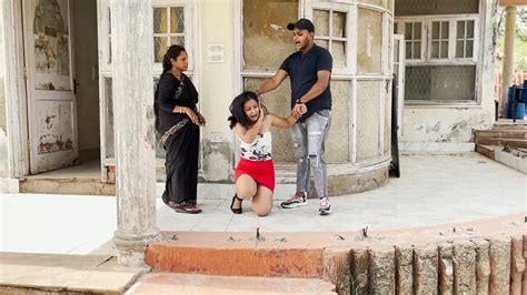 सौतेली मां ने भेजा बेटी को मकान मालिक के पास Insta Officialrobin01