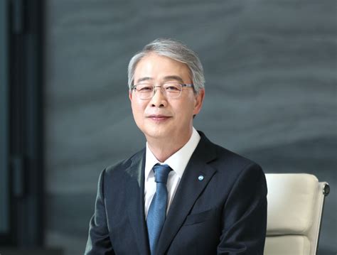 임종룡 우리금융 회장 1년 반 만에 위기” 불통과 리더십 부재