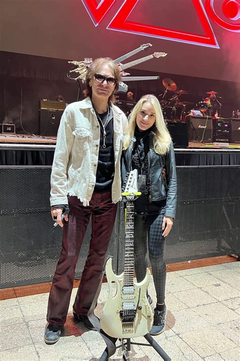 Loida Liuzzi “la Guitarra Es Mi Voz Y Mi Luz Guía” Tvo Revista