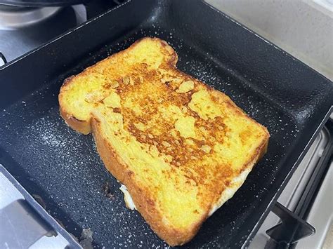 종이컵에 식빵을 손에 묻지 않고 깔끔하게 먹는 방법 텐꿀팁