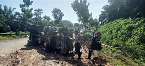 Dua Truk Adu Banteng Di Jalan Trans Kalimantan Satu Meninggal Dunia