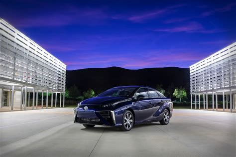 Toyota Mirai Fuel Cell Electric Sedan Brings Zero Emissions Automotive