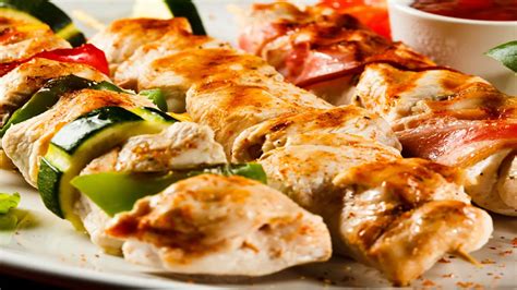 Brochettes de poulet à la bière et au miel une marinade qui risque