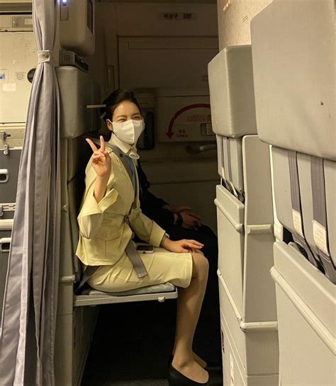 Airplane에 있는 Deepblue님의 핀 교복 스타일 가을 거리 스타일 한국 여자 패션