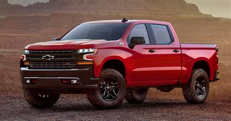 Chevy Is Taking On The Ford F 150 With The Jacked Up New Silverado Trailboss Pickup Maxim