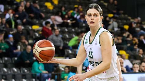 Борислава Христова най резултатна при загуба на Сепси на осминафиналите в Еврокъп