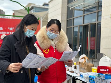 明月湖社区：红色微网格，服务在身边！春锋集市助力明月湖社区现代社区建设工作