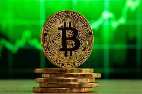 3 Extremely Bullish Analyst Predictions For Bitcoin