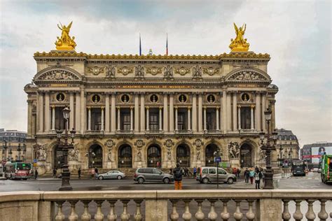 בניין האופרה של פריז טיול מוזיקלי אל אופרה גרנייה ומעבר
