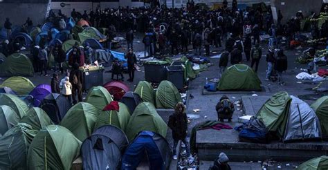 French Police Clear Migrant Camp In Paris Virgin Radio Dubai