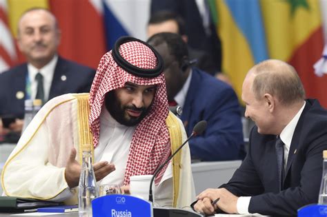 ولي العهد السعودي يبحث مع بوتين آفاق استخدام لقاح سبوتنيك الروسي