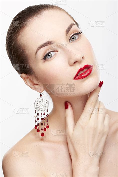 美丽的黑发女子