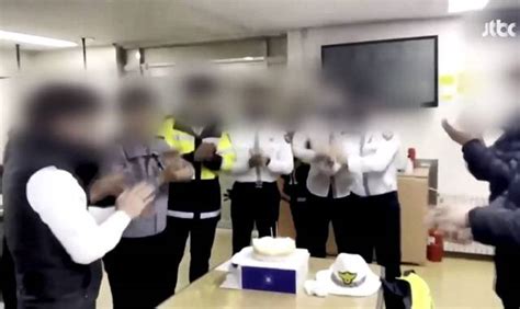 애도기간에 근조리본 달고용산경찰서 생파 논란 영상