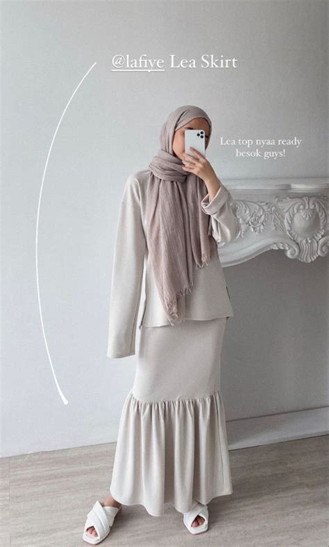 Pin oleh Little Spark di Ootd | Model pakaian hijab, Gaya hijab, Gaya model pakaian