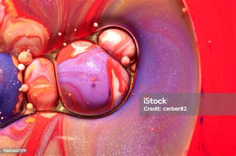 다채로운 아크릴 거품 추상 잉크 디자인 템플릿 혼합 텍스처 배경입니다 액체 색상 배경입니다 벽지 패턴입니다 오일 포스터 디자인 템플릿 유체 예술 0명에 대한 스톡 사진 및