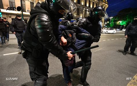 Agence France Presse on Twitter Más de 1 000 detenidos en Rusia en