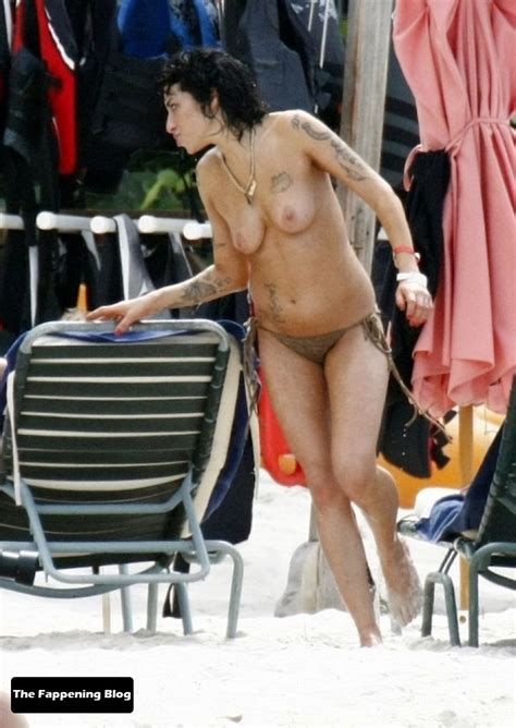 Amy Winehouse Nude Collection 23 Photos Thefappening