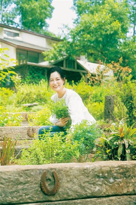 黒谷友香さん東京と千葉の二拠点生活 乗馬ガーデニングDIYと好きなものに囲まれた暮らし マネーポストWEB