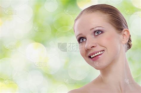 美丽的脸庞，健康的年轻女子
