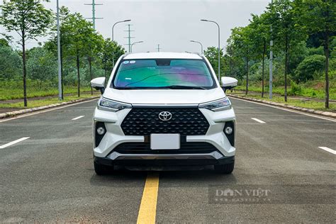 Giá xe Toyota Veloz Cross tháng Giảm không phanh đấu Mitsubishi Xpander