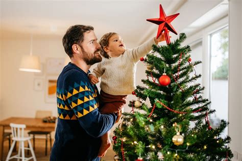 Qué significado tiene el árbol de Navidad y el pesebre