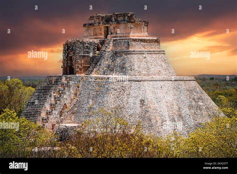 Uxmal Yucatan Premium Photo Mayan Pyramid In Uxmal Yucatan Mexico