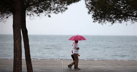 Проливни дъждове и гръмотевици на Велики четвъртък