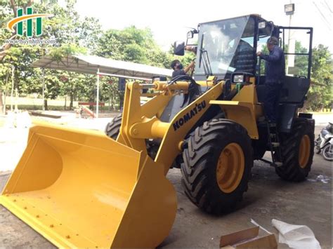Handing over 03 Komatsu wheel loaders to BIWASE Huỳnh Thy Group