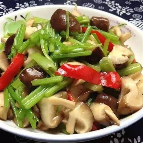 芹菜炒香菇分分钟就可端上桌 女人 爱情 气质