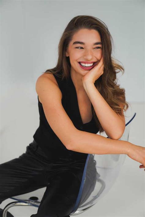 Isabelle B