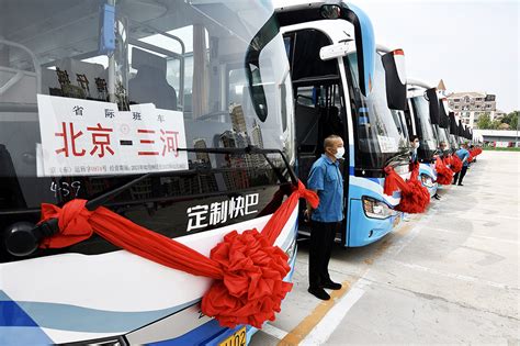 【图集】通勤路漫漫：44城市超1400万人每日通勤超1小时，北京为极端通勤人口最多城市界面新闻 · 影像